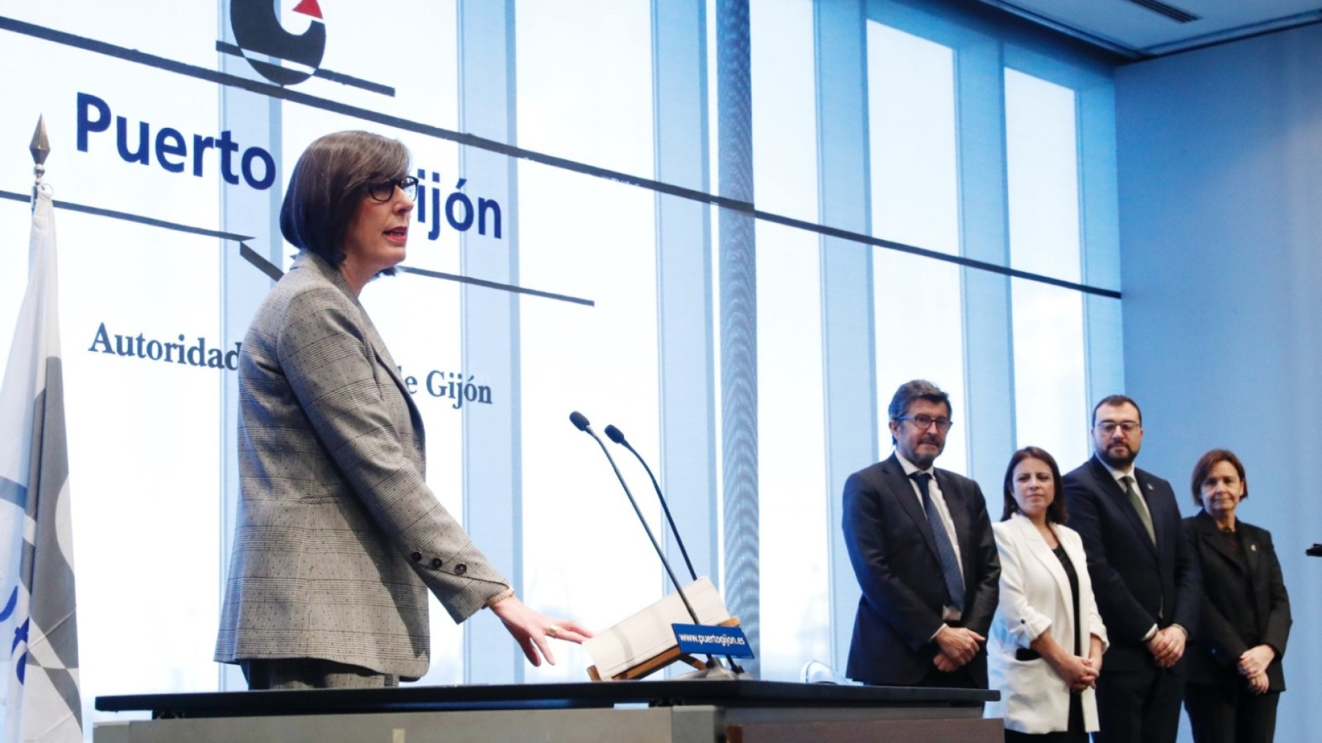 Dosis de confianza para Nieves Roqueñí en su toma de posesión como ...