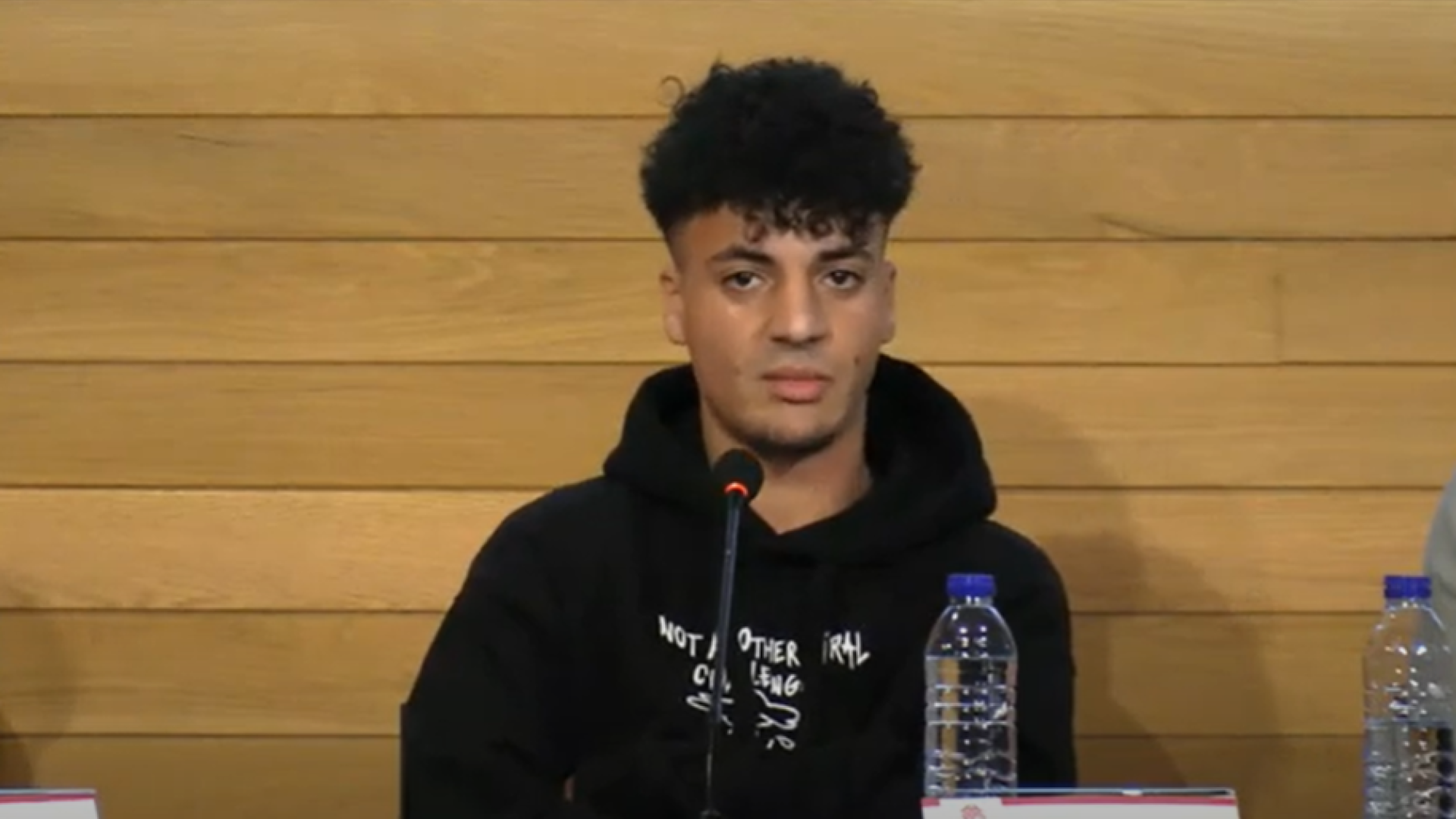 De Marruecos a Logroño: La lucha de Adam, el MENA que nadó kilómetros ...