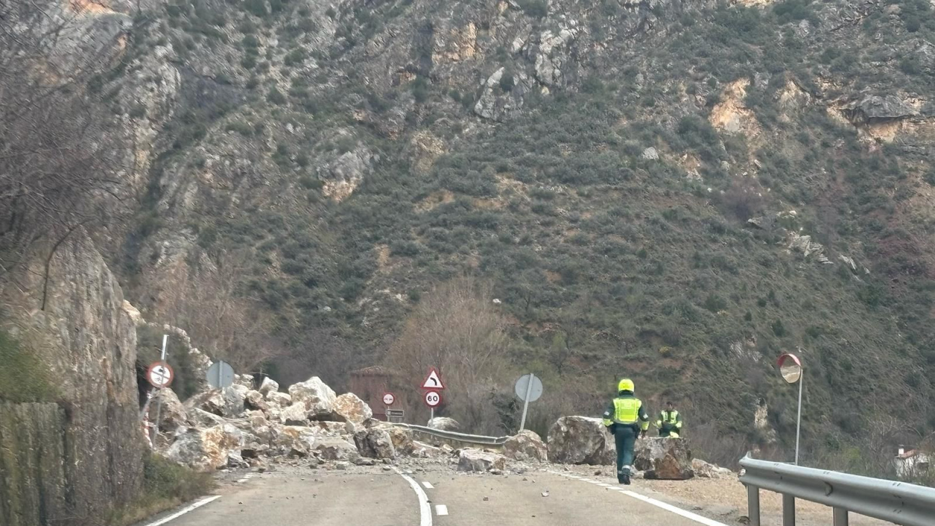 Causas del gigantesco desprendimiento que bloquea la LR-115 en ...