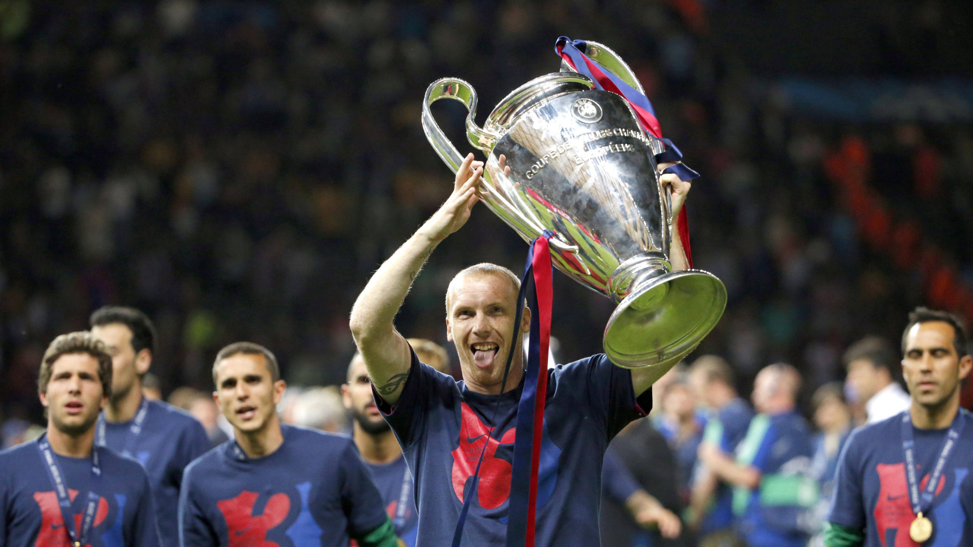 Jérémy Mathieu, de campeón de Europa con el Barça, a trabajar en una ...