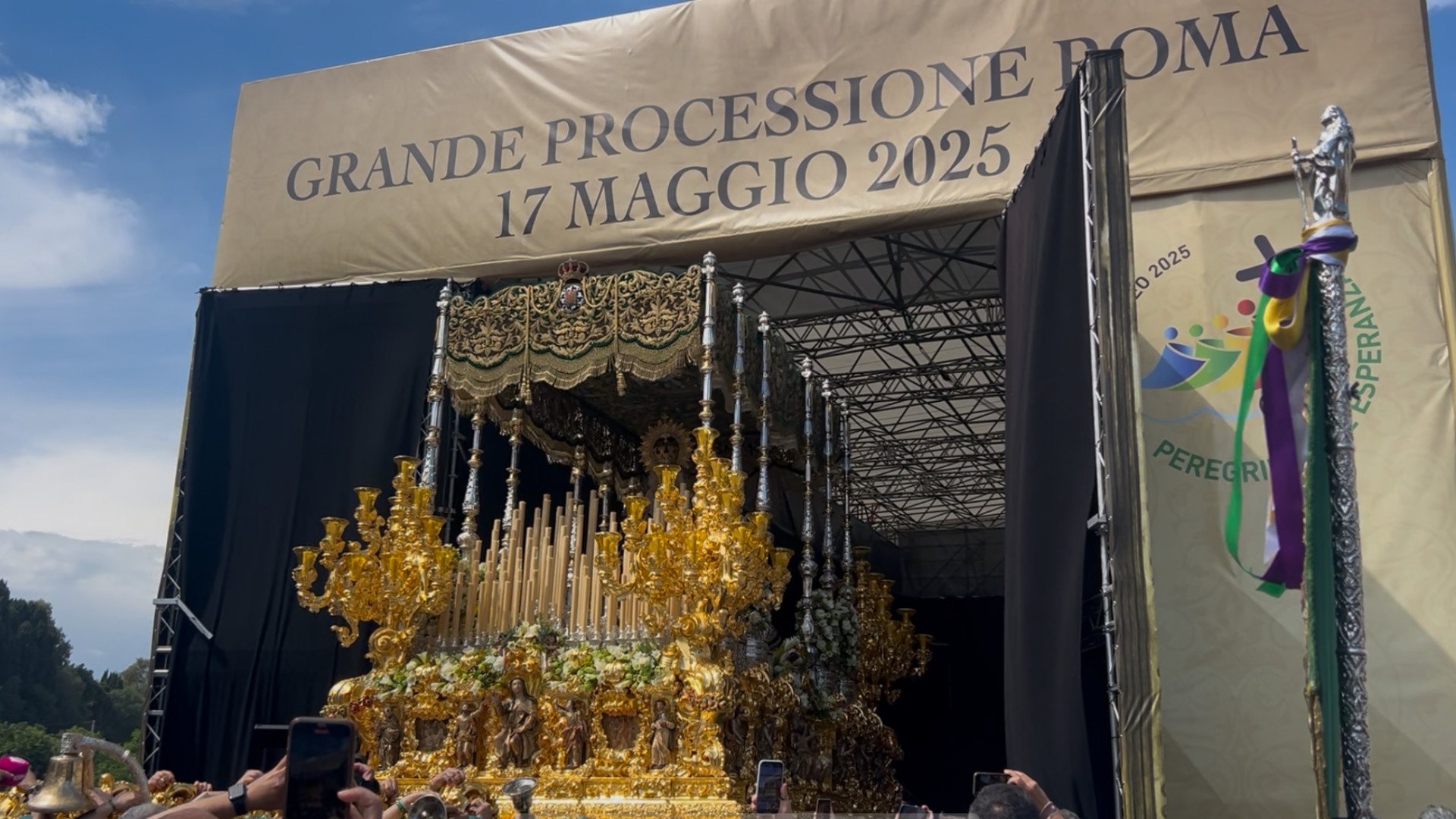 Escucha íntegro el programa especial de COPE Málaga en Roma con motivo de la Gran Procesión del ...