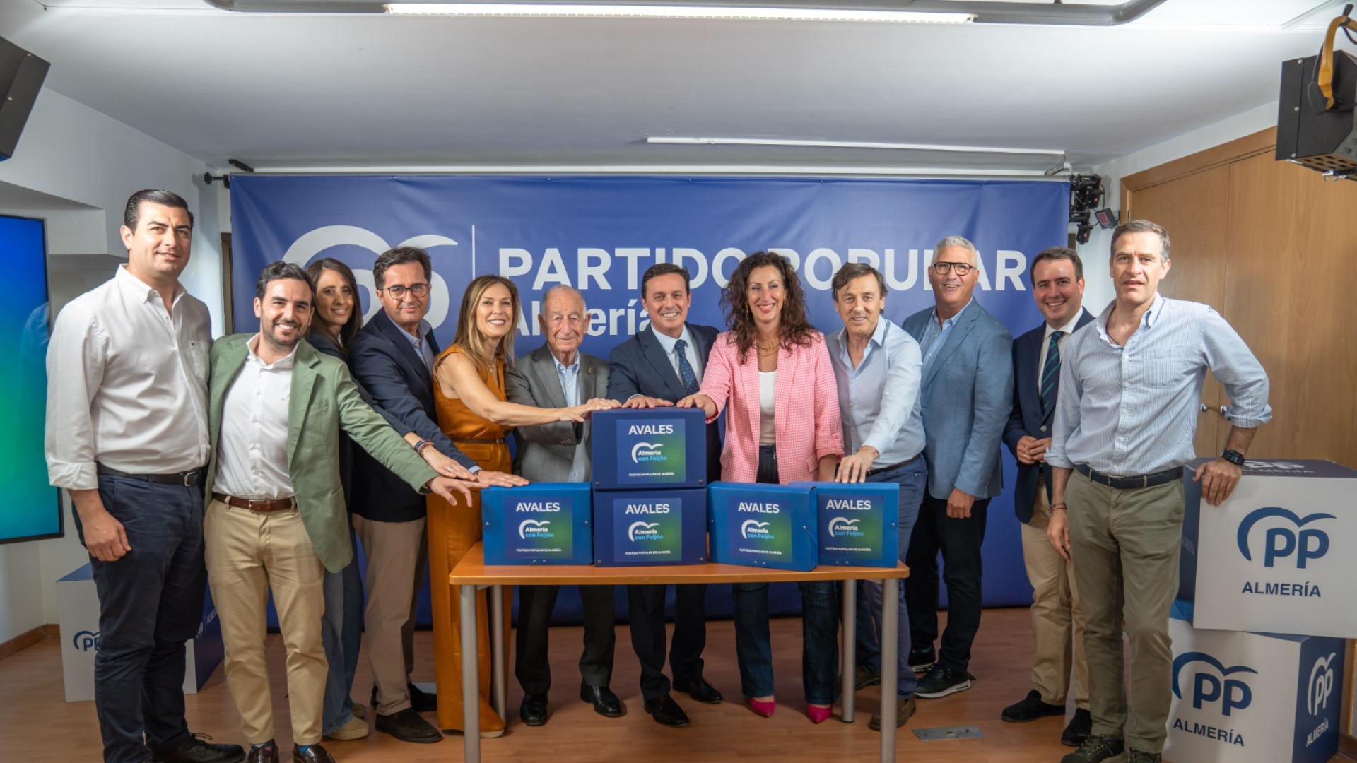 El PP de Almería apoya con 3.500 avales la candidatura de Alberto Núñez ...