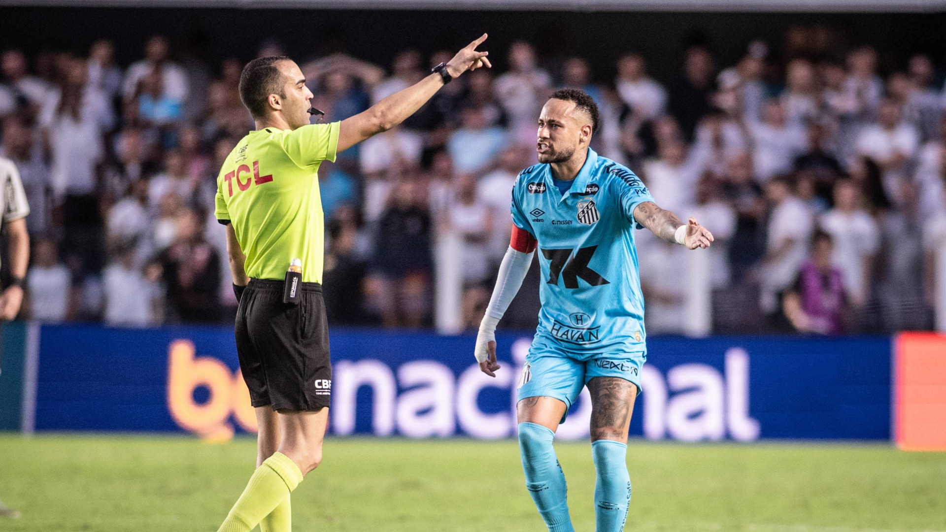 Neymar, expulsado en su primer partido con el Santos tras un mes parado: "No me castiguéis más"