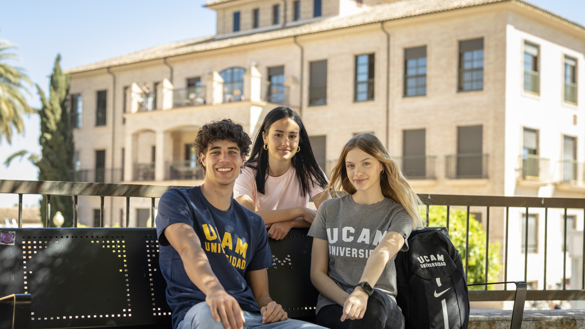 La UCAM ofrece a sus estudiante formación universitaria de excelencia y ...