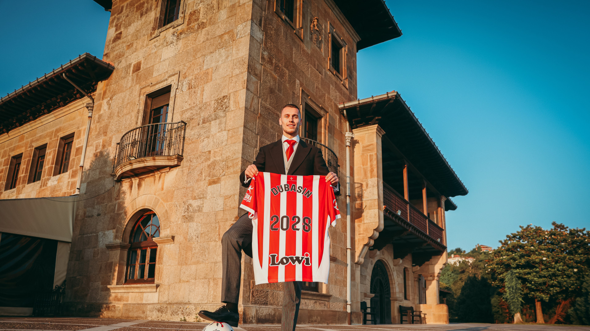 Jonathan Dubasin ya es del Sporting: el 'pingüino' firma hasta 2028