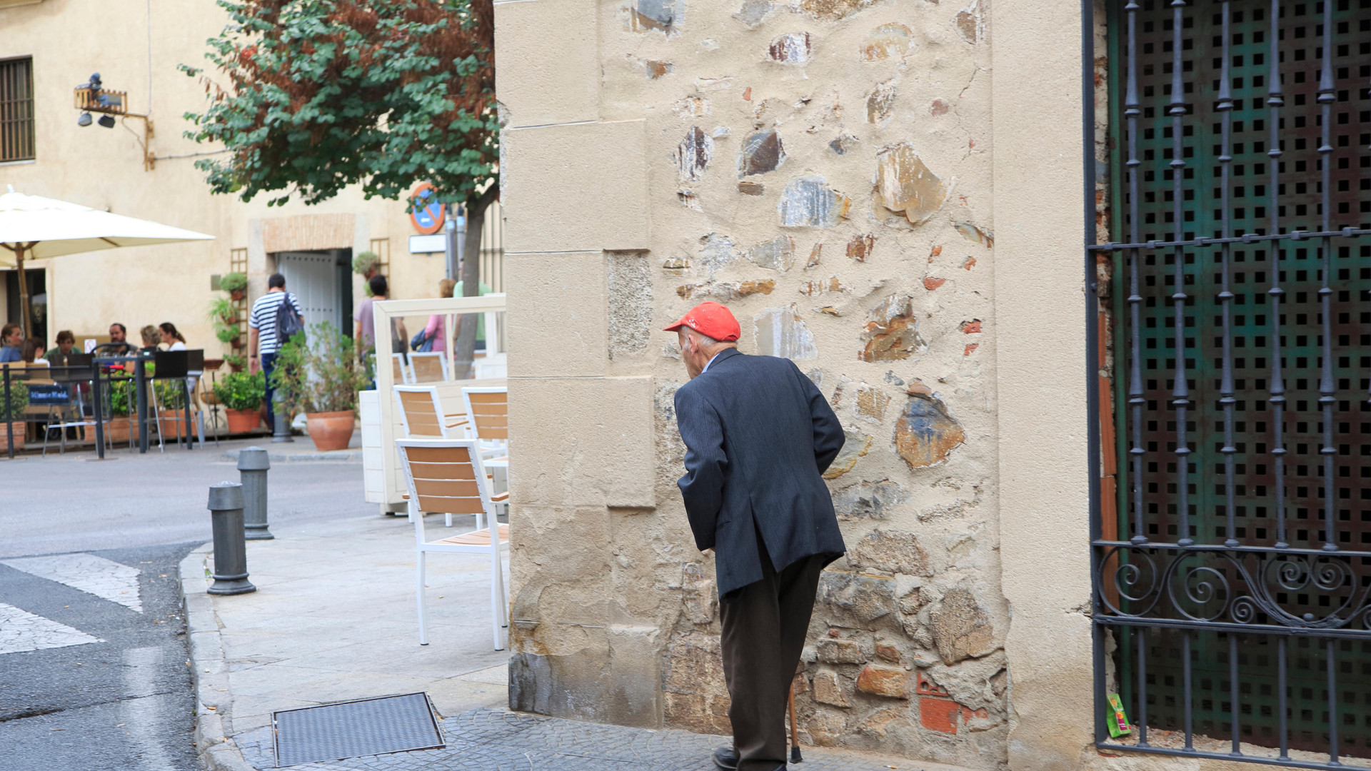 Min harin my new companion i got in touch via email 2 days