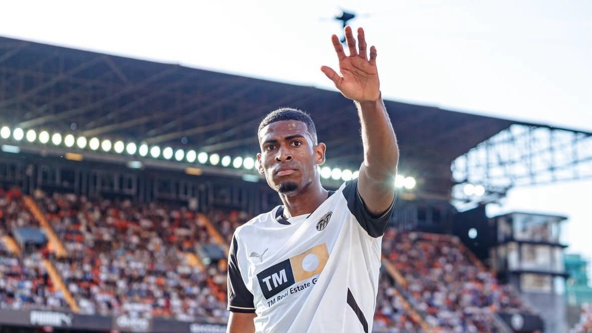 El Valencia CF y el Arsenal se ponen de acuerdo: Mosquera se va a Londres