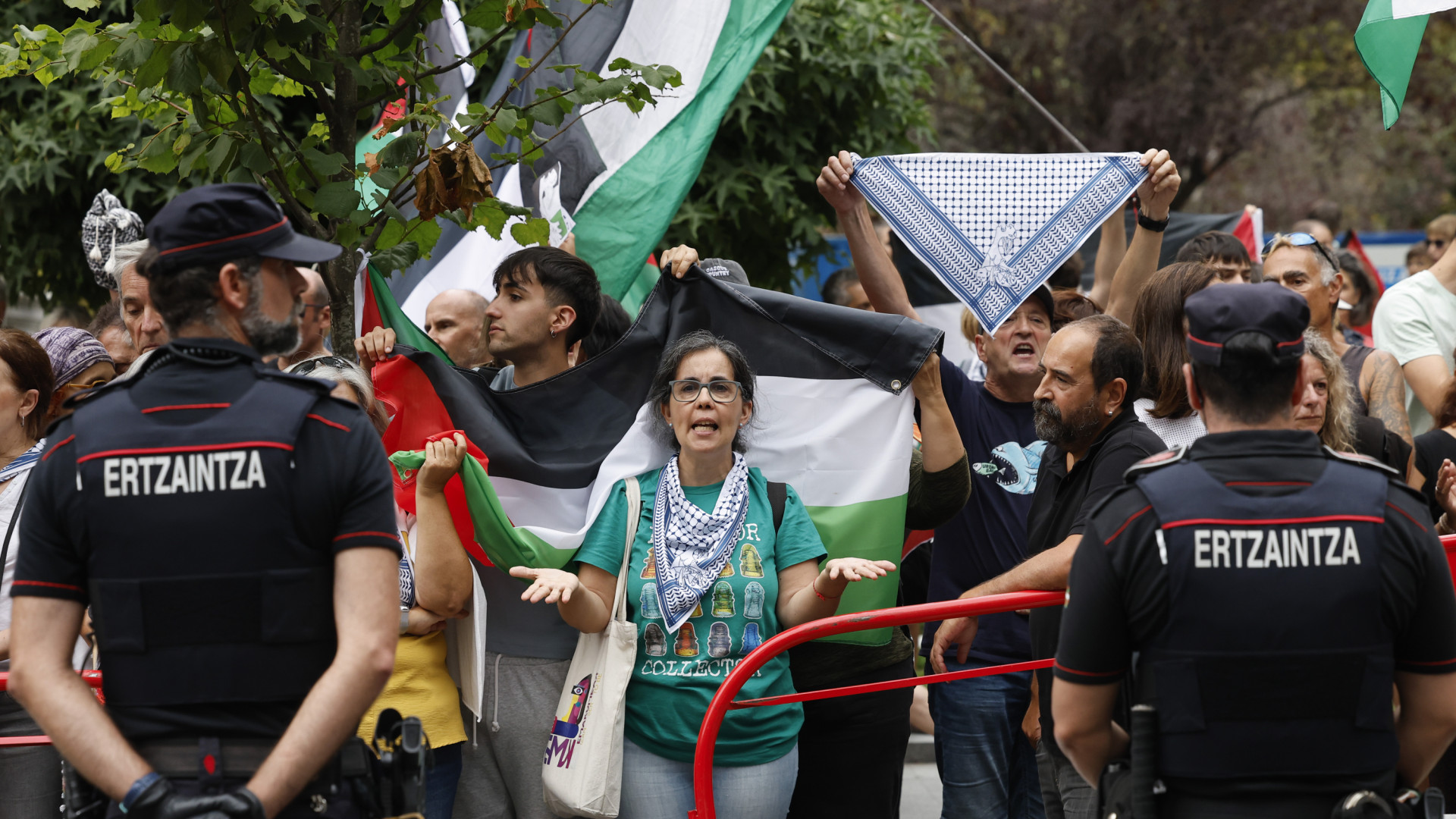 Las dudas del alcalde de Bilbao con lo que pasó en la Vuelta: "El grupito causante es reconocido ...