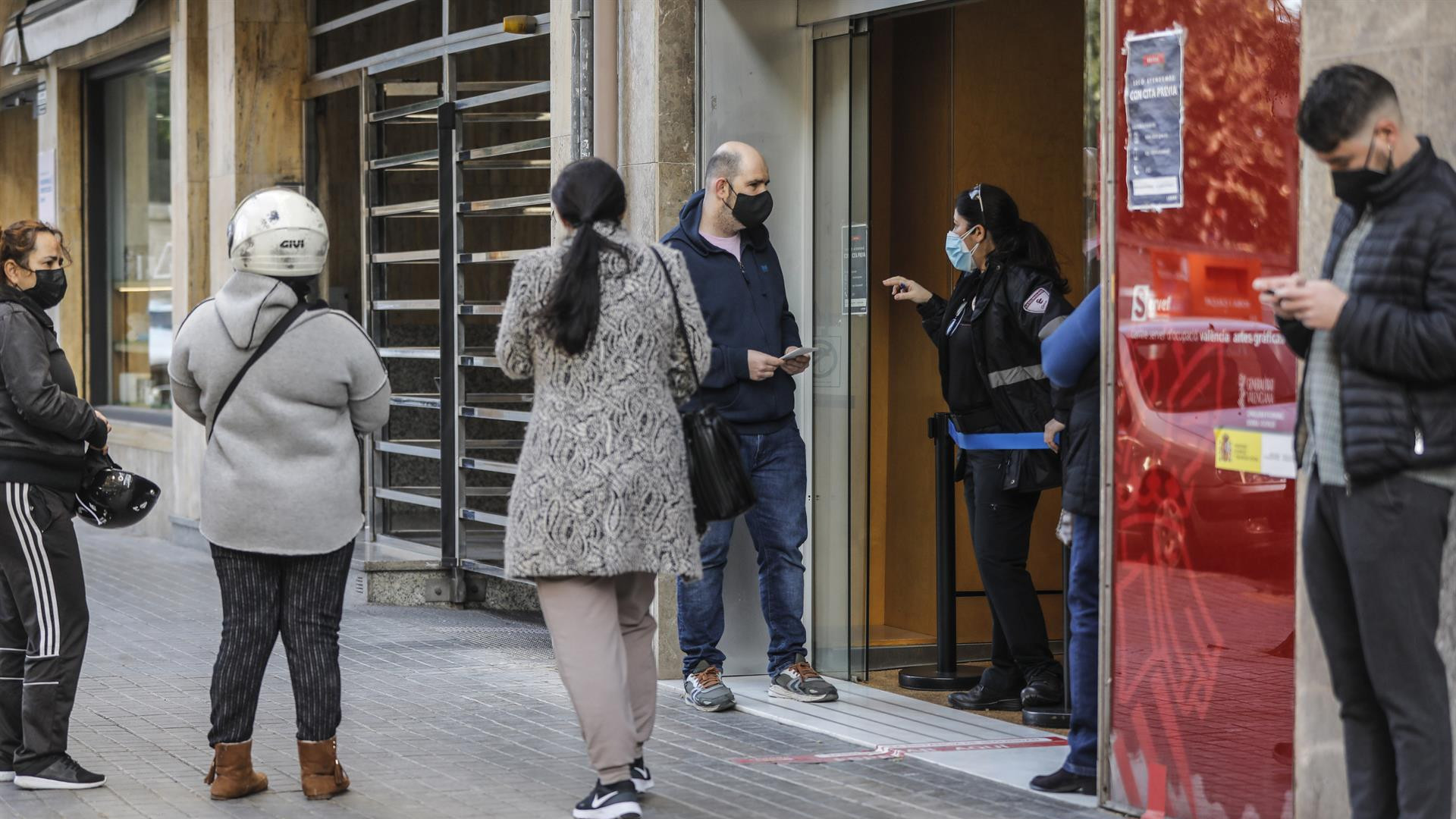 El paro baja en 2.739 personas en septiembre en la Comunitat hasta los ...