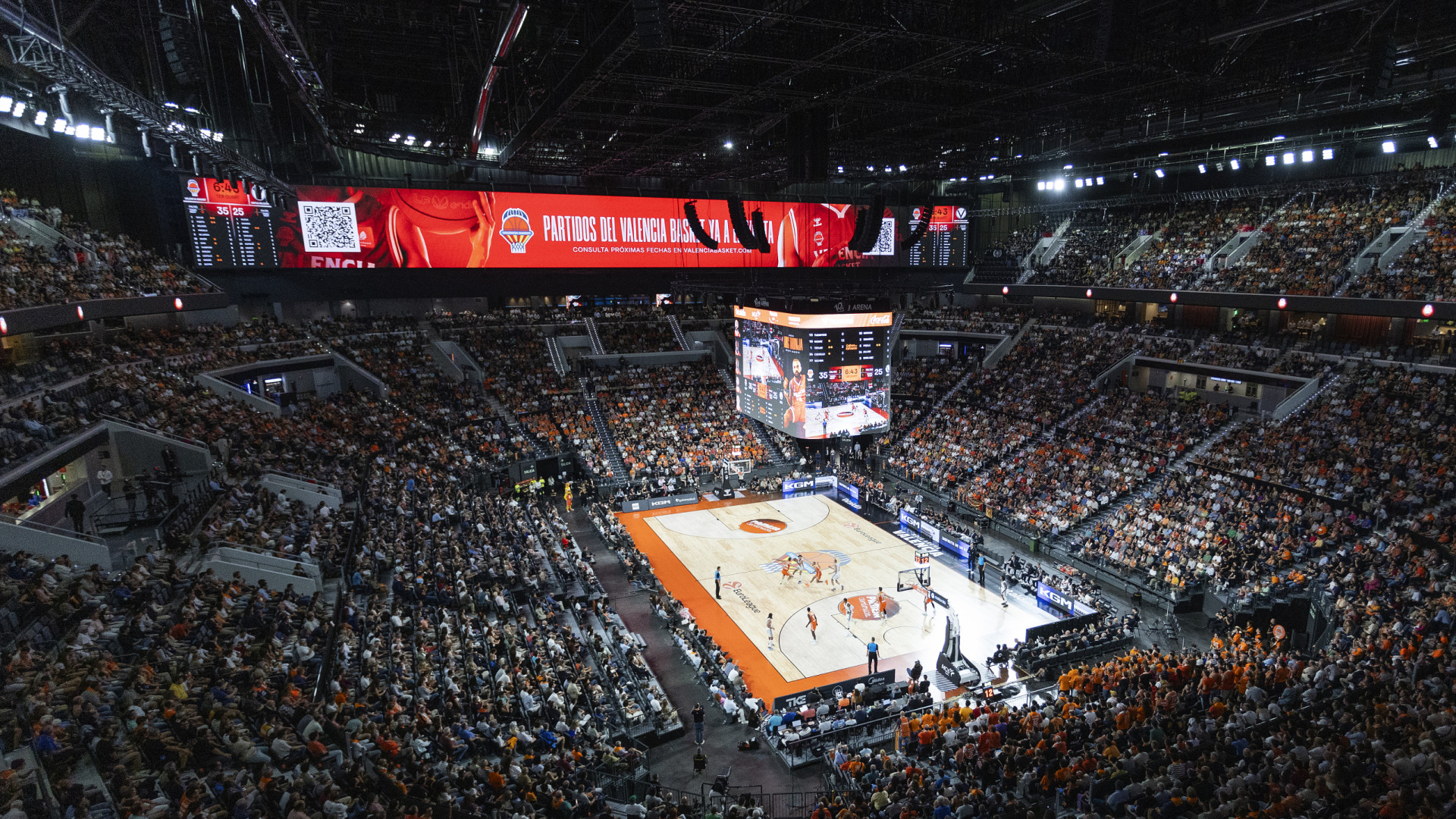 Valencia Basket estrena el Roig Arena con fiesta y 14.606 espectadores
