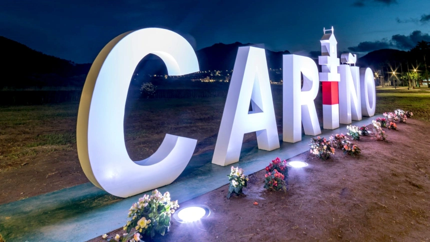 Cariño instala un letrero con su nombre para impulsar su identidad y el ...