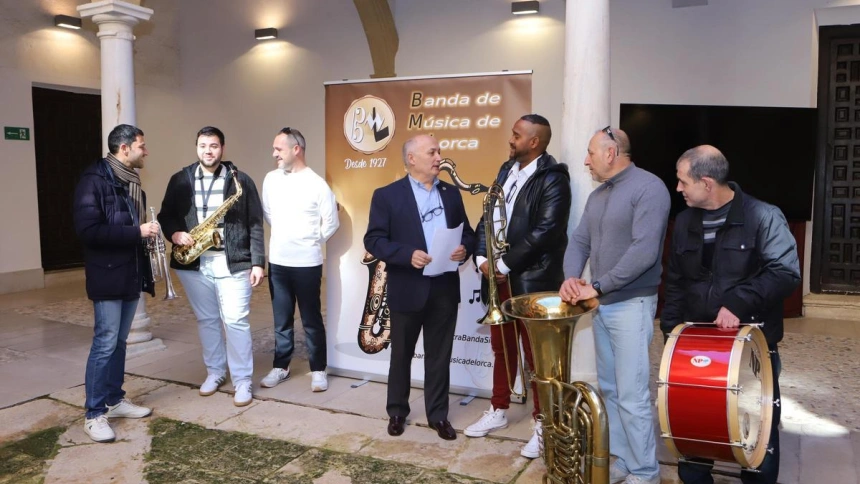 La Banda de Música de Lorca lleva el cine a la calle con un homenaje a ...
