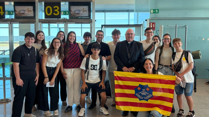 Histórico aterrizaje en Barajas: Los jóvenes de Menorca ya están en ...
