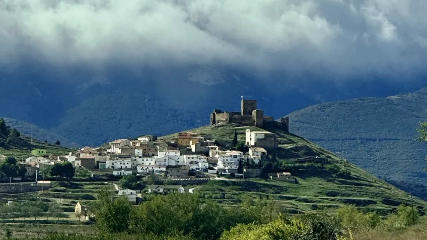 Trasmoz, el único pueblo de España que sigue maldito por una guerra por ...